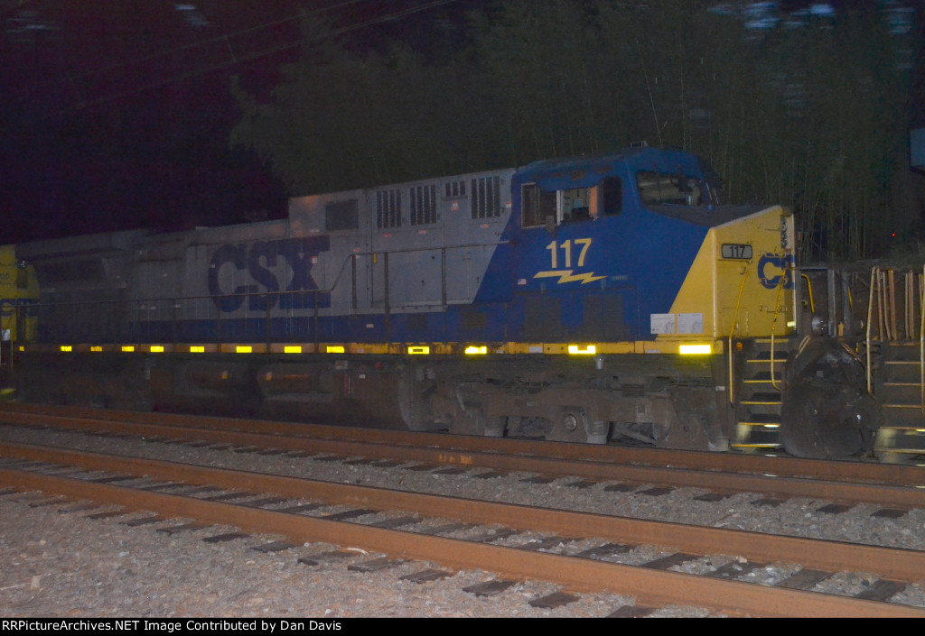 CSX AC44CW 117 in nice YN2 paint trails an ES40DC on L033-21